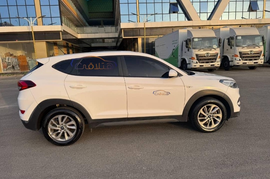 Tucson Hyundai 2018 Riyadh White 7055557 - Car for sale : Hatla2ee
