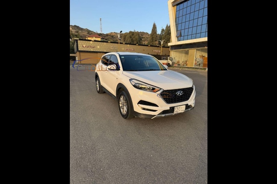 Tucson Hyundai 2018 Riyadh White 7055557 - Car for sale : Hatla2ee