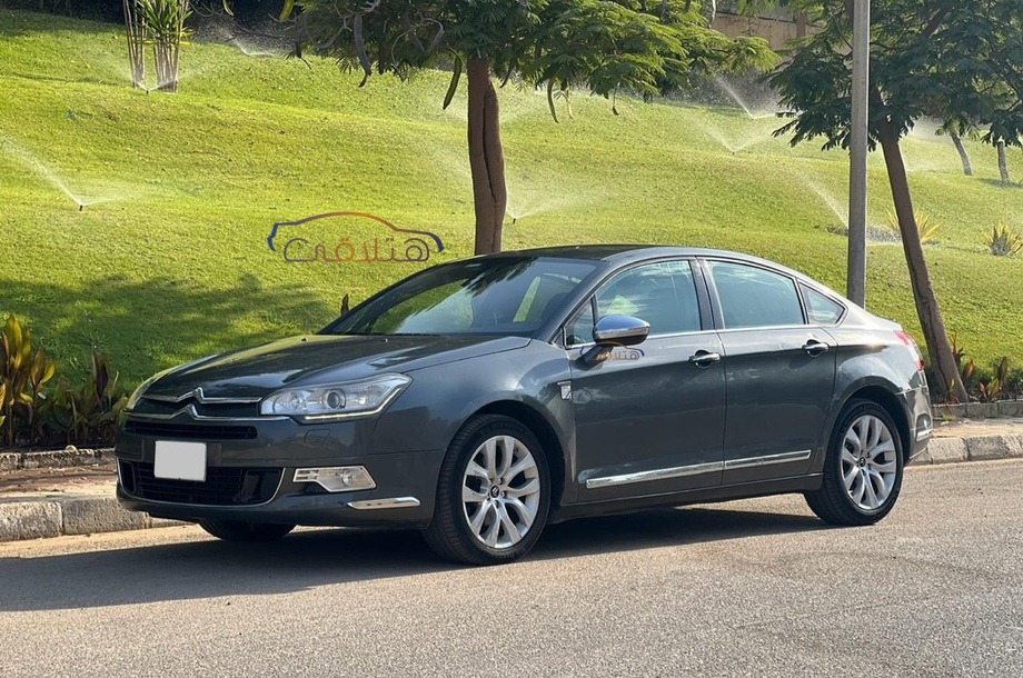 C5 Citroën 2015 Nasr city Dark grey 7056697 - Car for sale : Hatla2ee