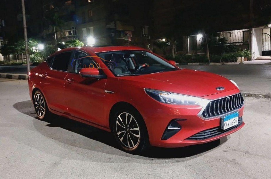 J7 Jac 2022 Cairo Red 7057668 - Car for sale : Hatla2ee