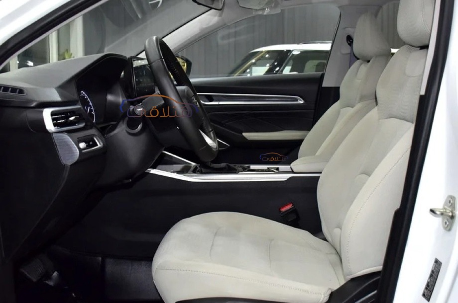 Emgrand Geely 2024 Sharjah White 7058794 - Car for sale : Hatla2ee