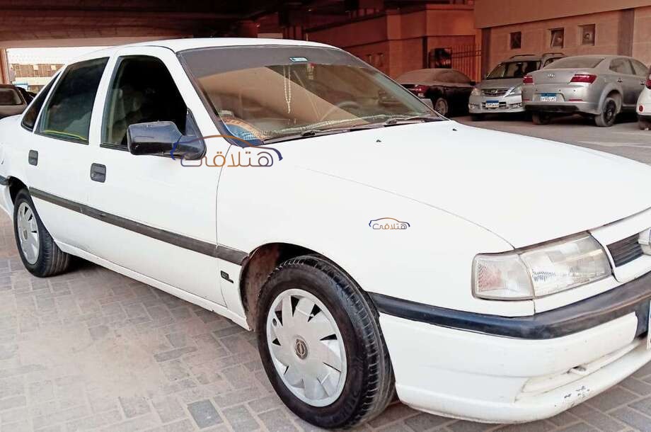 Vectra Opel 1995 Cairo White 7062089 - Car for sale : Hatla2ee