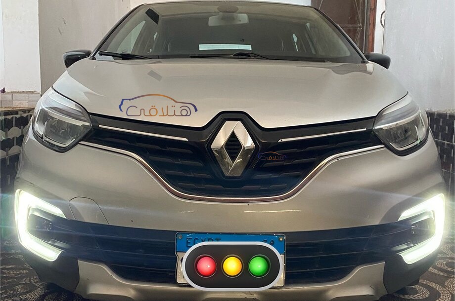 Captur Renault 2019 Sharqia Silver 7062412 - Car for sale : Hatla2ee