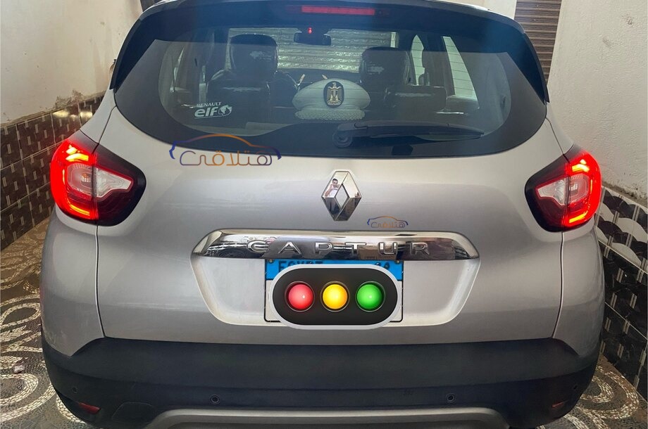 Captur Renault 2019 Sharqia Silver 7062412 - Car for sale : Hatla2ee