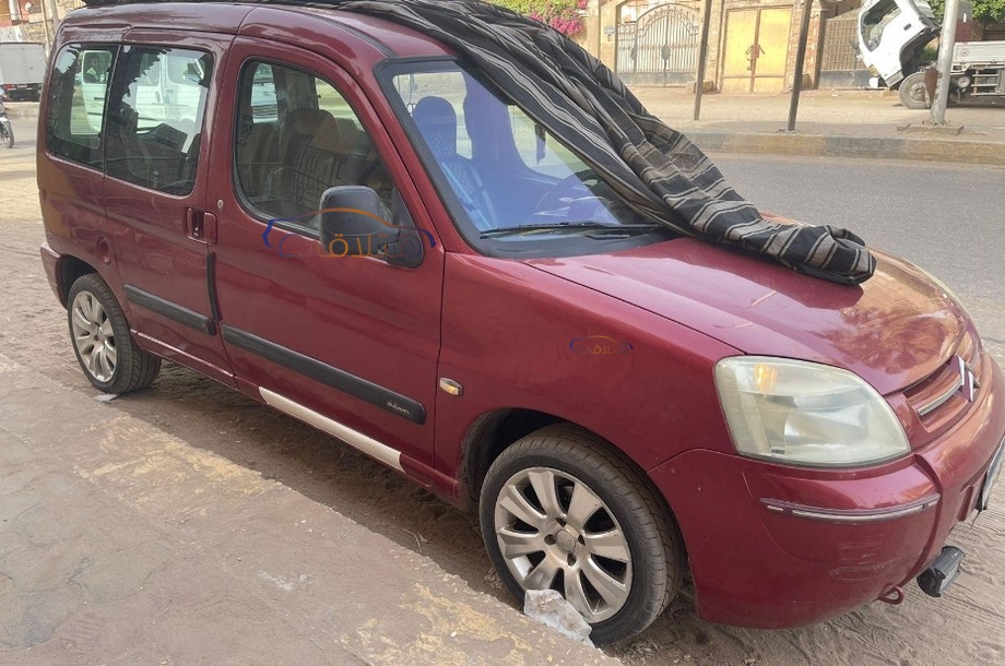 Berlingo Citroën 2003 Giza Dark red 7066411 - Car for sale : Hatla2ee