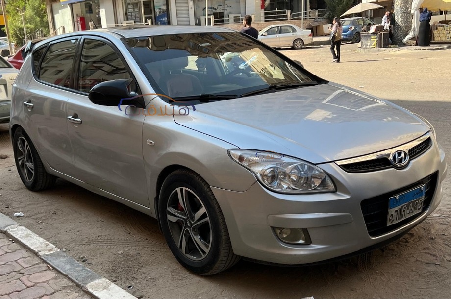 I30 Hyundai 2009 El Haram Silver 7073637 - Car for sale : Hatla2ee
