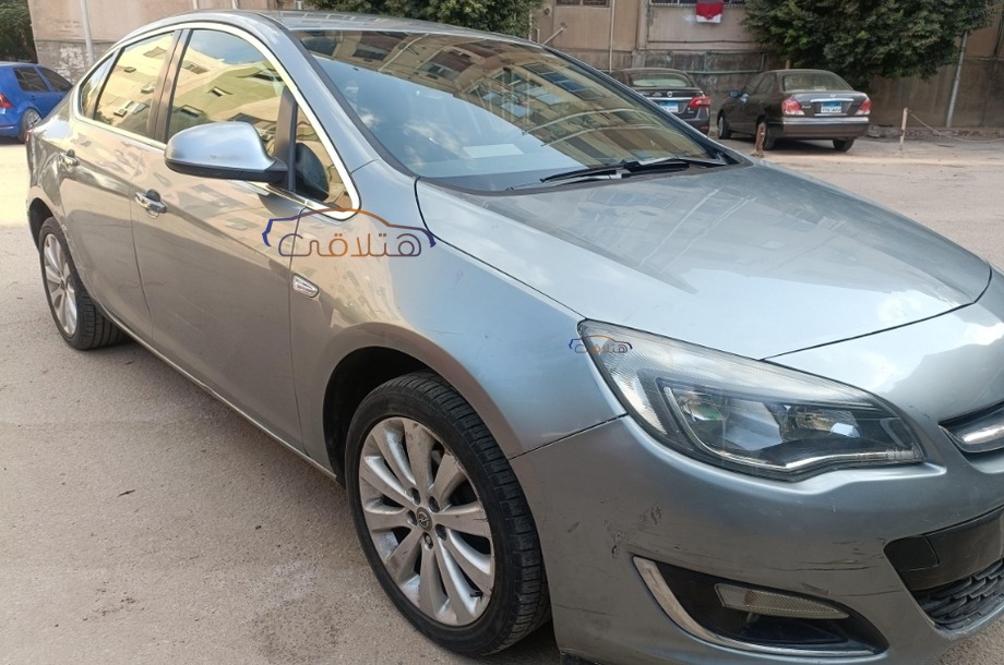 Astra Opel 2013 Heliopolis Silver 7075931 - Car for sale : Hatla2ee