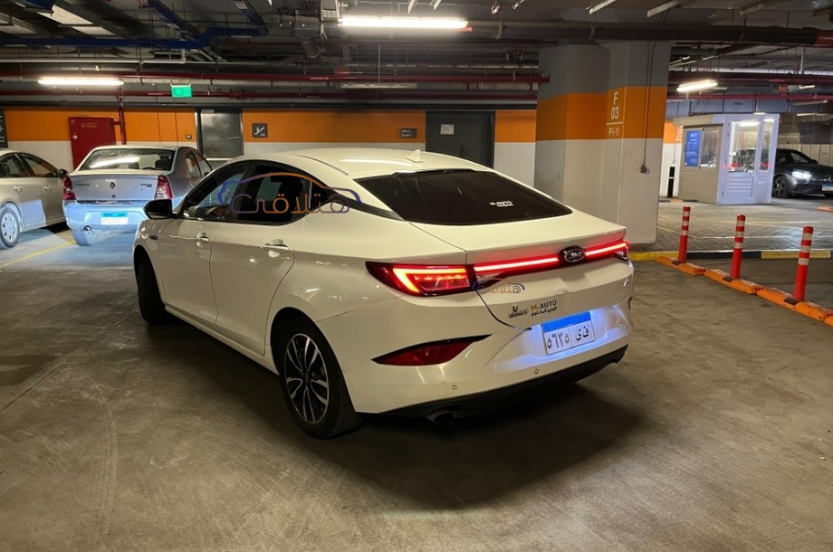 J7 Jac 2022 Giza White 7079766 - Car for sale : Hatla2ee