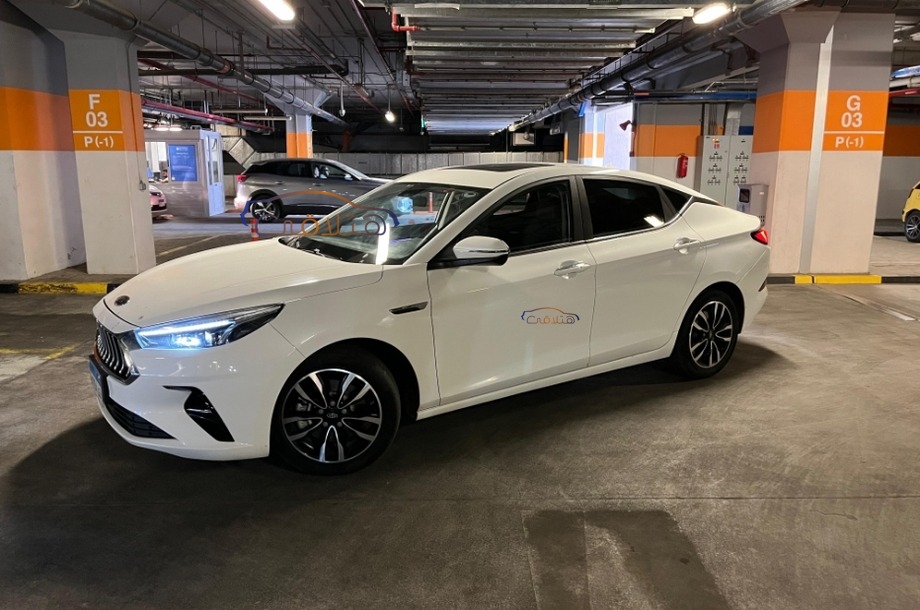 J7 Jac 2022 Giza White 7079766 - Car for sale : Hatla2ee