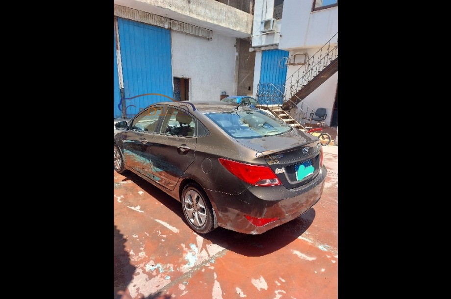 Solaris Hyundai 2017 Borg el arab Brown 7086091 - Car for sale : Hatla2ee