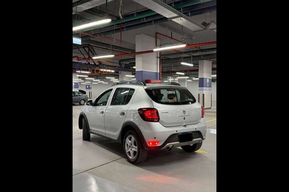 Sandero Step Way Renault 2021 El Senbellawein Silver 7086904 - Car for ...