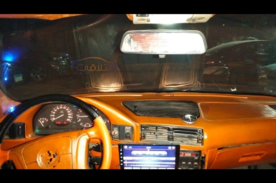 518 BMW 1992 Warraq Black 7087417 - Car for sale : Hatla2ee