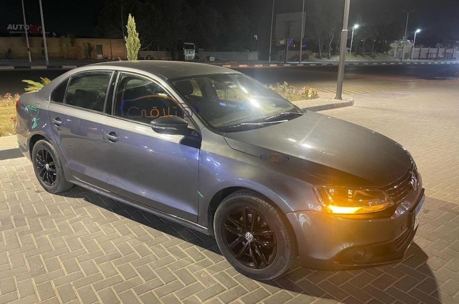 Jetta Volkswagen 2012 Helwan Gray 7090131 - Car for sale : Hatla2ee