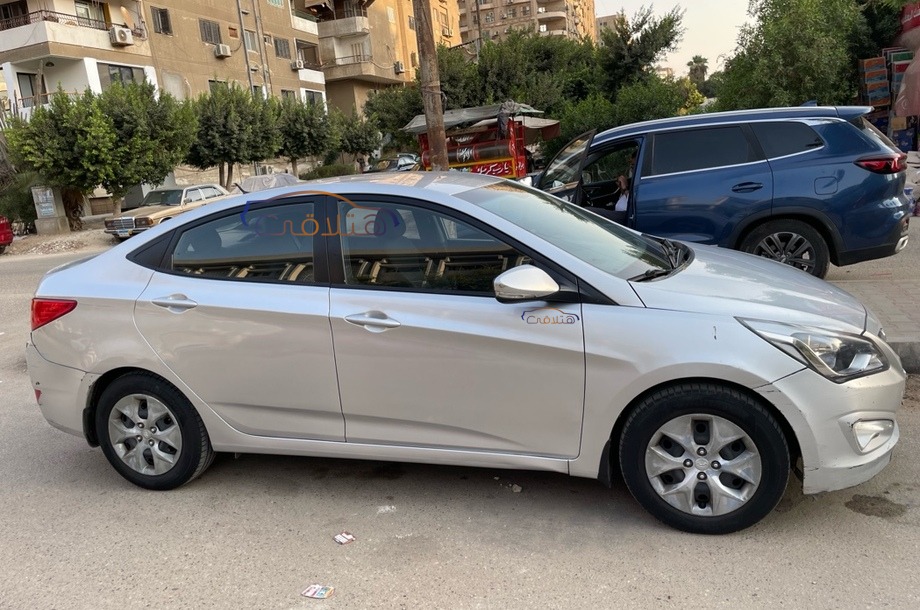 Solaris Hyundai 2016 Cairo Silver 7090671 - Car for sale : Hatla2ee