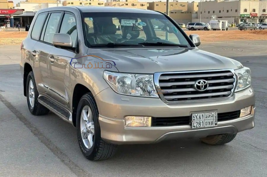 Land Cruiser Toyota 2011 Riyadh Gold 7093289 - Car for sale : Hatla2ee