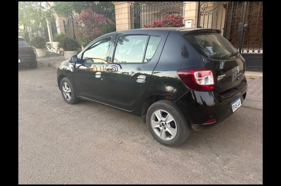 Renault Sandero Stepway 2017 7093503 - Car for sale : Hatla2ee