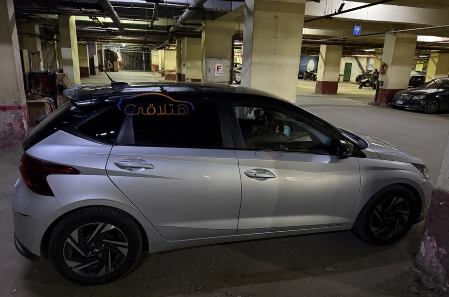 I20 Hyundai 2022 Nasr city Silver 7095359 - Car for sale : Hatla2ee