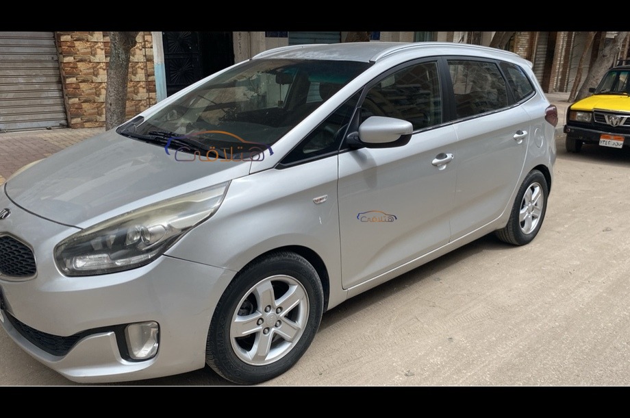 Carens Kia 2024 Alexandria Silver 7098270 - Car for sale : Hatla2ee