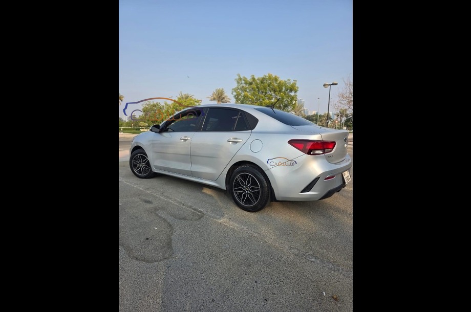 Rio Kia 2021 Dubai Silver 7099171 - Car for sale : Hatla2ee