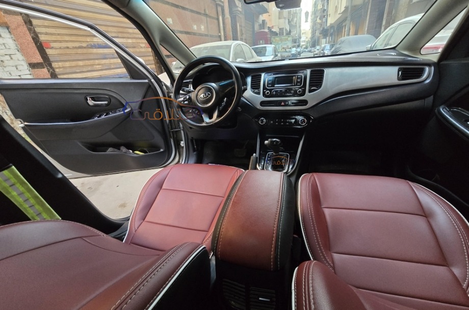 Carens Kia 2014 Tanta Silver 7099481 - Car for sale : Hatla2ee