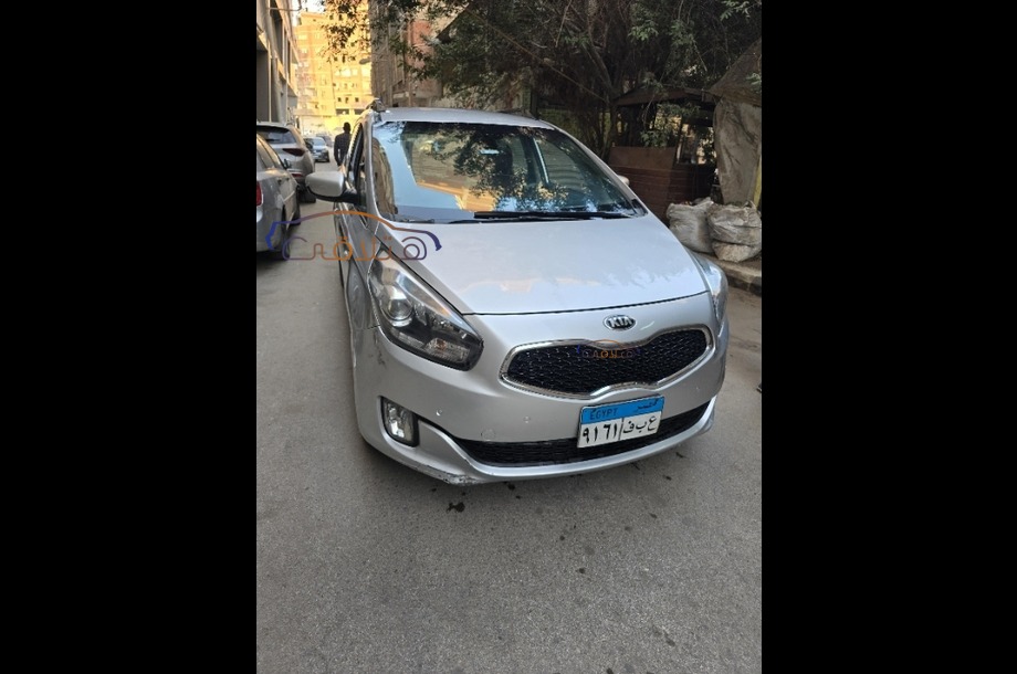Carens Kia 2014 Tanta Silver 7099481 - Car for sale : Hatla2ee