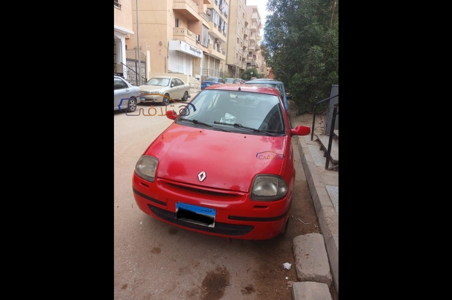 Clio Renault 2002 Mokattam Red 7104281 - Car for sale : Hatla2ee