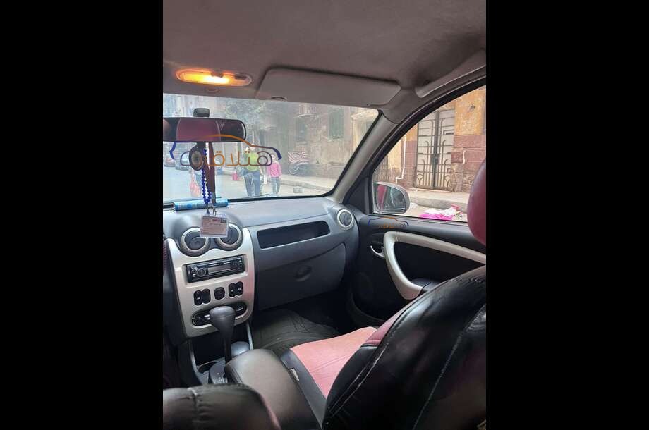 Sandero Renault 2013 Cairo Red 7105544 - Car for sale : Hatla2ee