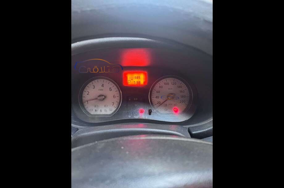 Sandero Renault 2013 Cairo Red 7105544 - Car for sale : Hatla2ee