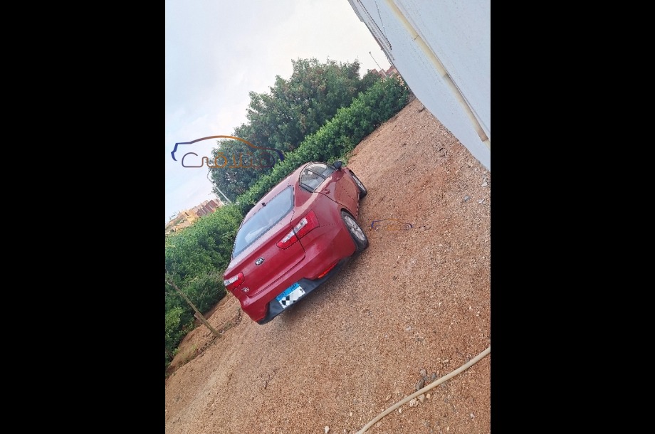 Rio Kia 2015 10th of Ramadan Red 7105987 - Car for sale : Hatla2ee