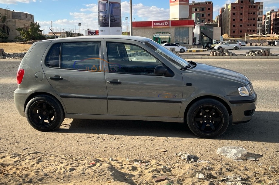 Polo Volkswagen 2001 6 October Silver 7106855 - Car for sale : Hatla2ee