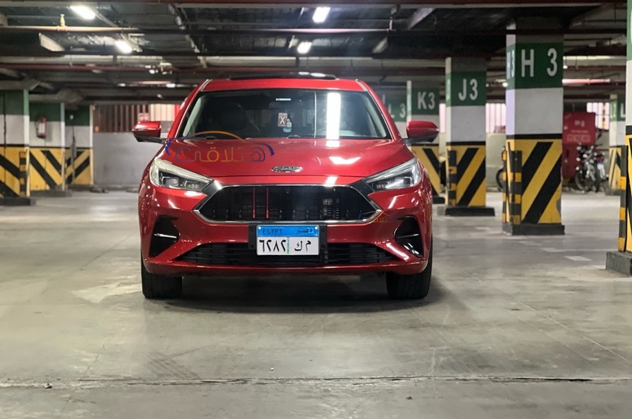J7 Jac 2022 Sheikh Zayed City Red 7107241 - Car for sale : Hatla2ee