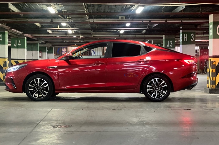 J7 Jac 2022 Sheikh Zayed City Red 7107241 - Car for sale : Hatla2ee