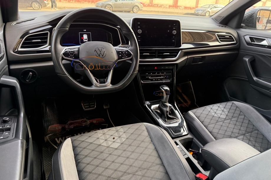 T-Roc Volkswagen 2023 Cairo Silver 7110847 - Car for sale : Hatla2ee